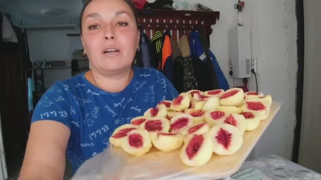 МАТЬ С ГНЕЗДОМ,ГОТОВА МЧАТЬСЯ ЗА ПТЕНЦОМ!!!