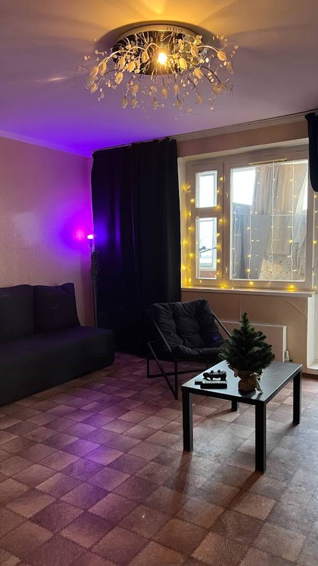IMG_2536Москва ул. Гурьянова д. 2 к.2.
Продается двухкомнатная квартира, просторная распашонка, этаж