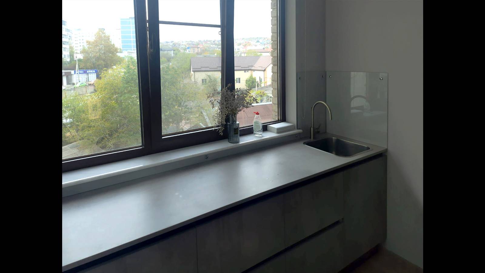 Стеклянный фартук на заказ