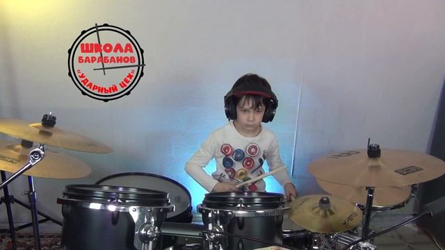 Играют ученики. Эрик."Uptown Funk"