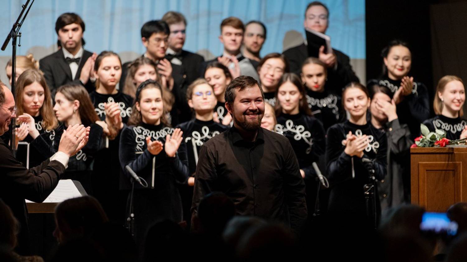 Динис Курбанов. «Нескáзанный свет» (2015) для смешанного хора