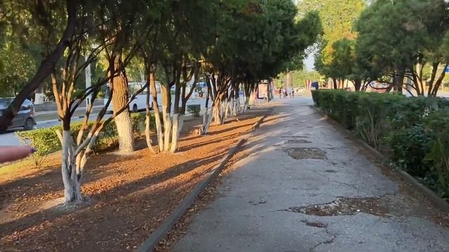 В Крым из Омска на машине. Евпатория. Часть 4. Коса Беляус. Гуляем по скверам. Пробуем ставриду.
