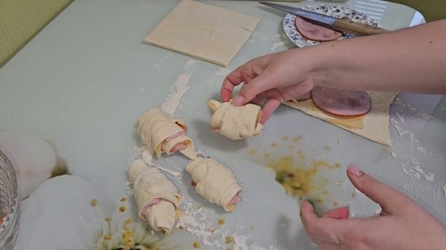 Круассаны с сыром и ветчиной