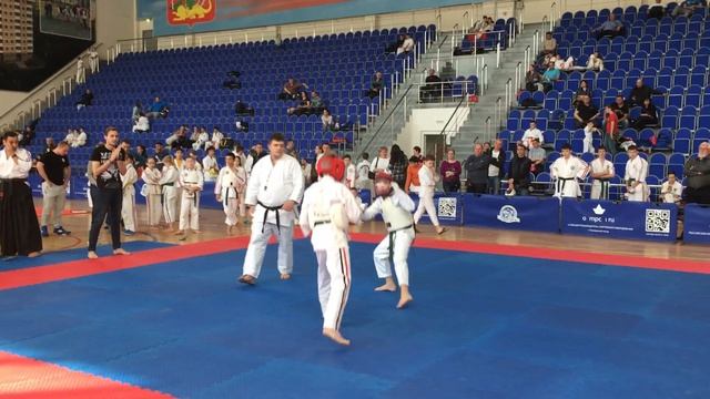 Первенство федерации стилевого каратэ московской области 14.04.2018 Петр Рыбас  (красный шлем) 1 бой