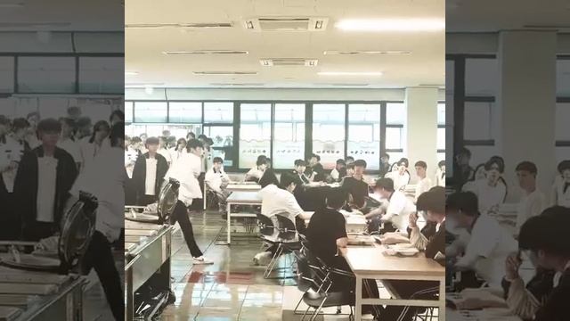 название: слабый герой