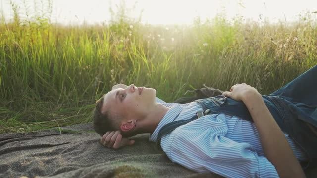 БЫТЬ ОБЛАКОМ - хит 2025! Песня, уносящая в небо! Клипы 2025 новинки