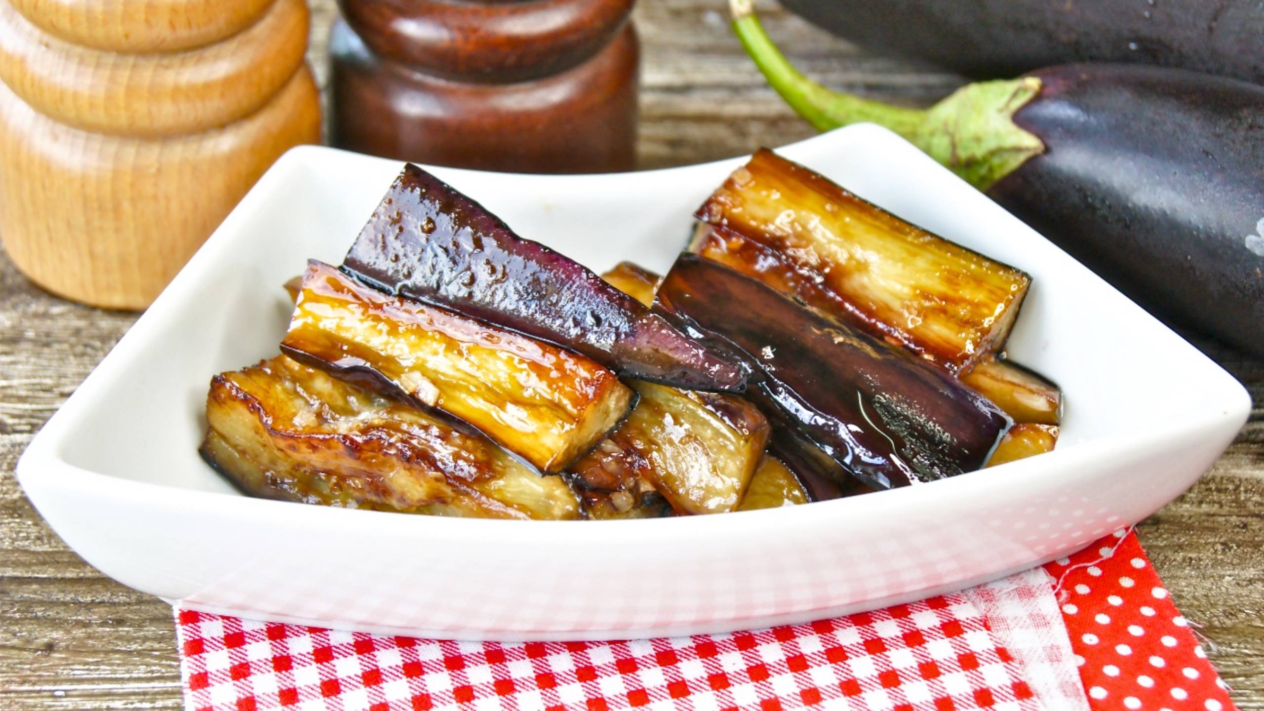 🍆 Карамелизованные баклажаны на сковороде - как приготовить вкусную закуску из баклажан?
