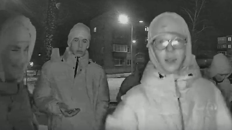 Джалиль и развлечения обезьянок с домофоном