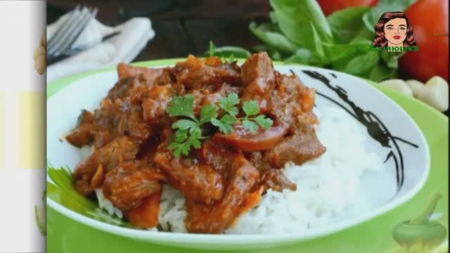 Азу из говядины с малосольными огурцами и картофелем