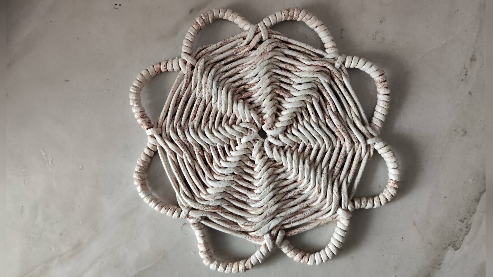 МК. Снежинка корневым плетением из бумажной лозы. #364