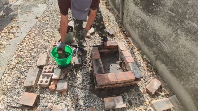 Как построить мангал своими руками. Мангал из кирпича.