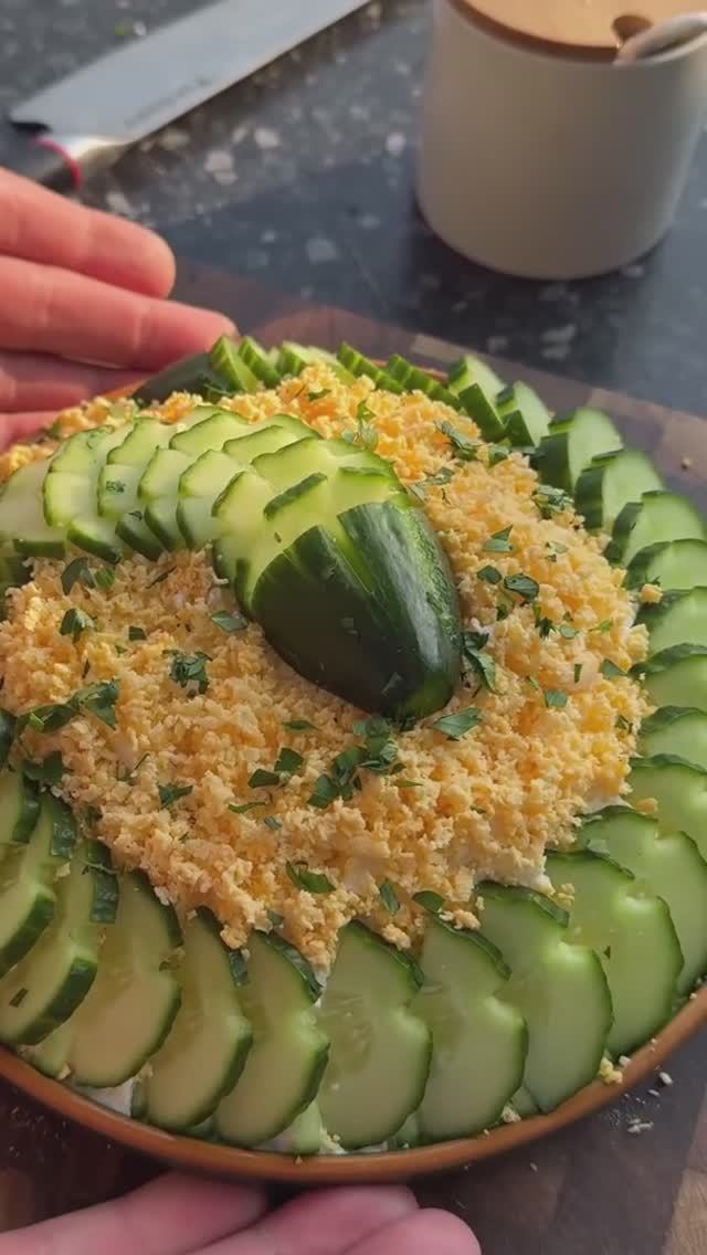 САЛАТ НА НОВОГОДНИЙ СТОЛ "ЗМЕЯ"