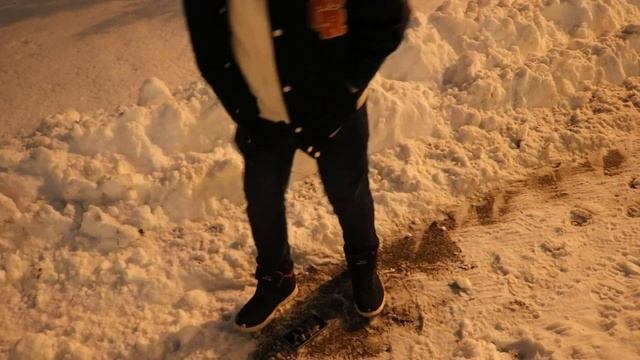 Телемагазин на диване - Fatiss продаёт вам телефон