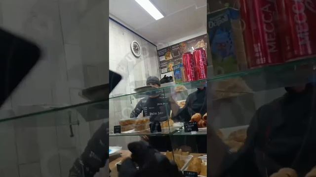 Чебуреки из Узбекистана избили 12 летних школьников которые зашли в палатку за шаурмой.