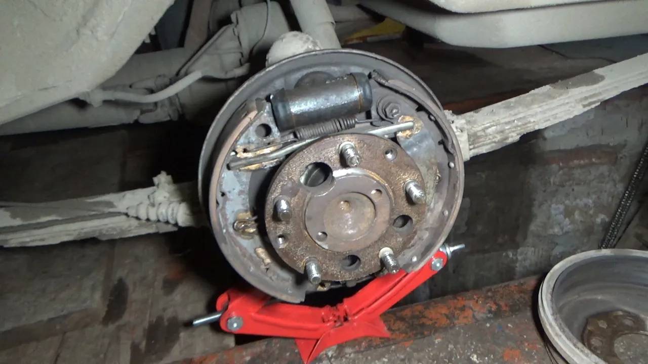 Заскрипели тормоза на Москвиче. Ищем причину