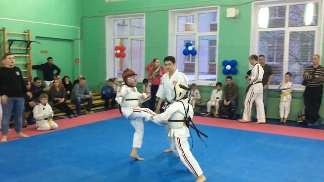 Открытый кубок ЮВАО 18.12.2016 Петр Рыбас (красный шлем) 1 бой