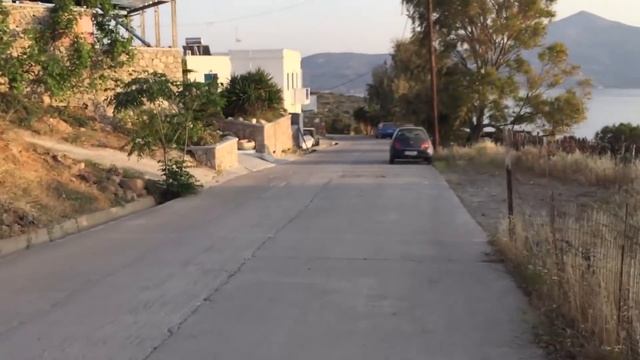 Вокруг Европы по воде (эпизод 28: о.Милос). Помогаем соседям по яхт-клубу, гуляем по Милосу