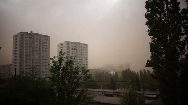 Ураган в Саратове 14 июля 2020 года.Пыльная буря .