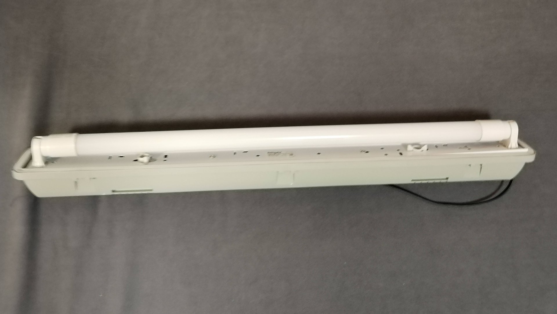 Как сделать из люминисцентного светильника светодиодный