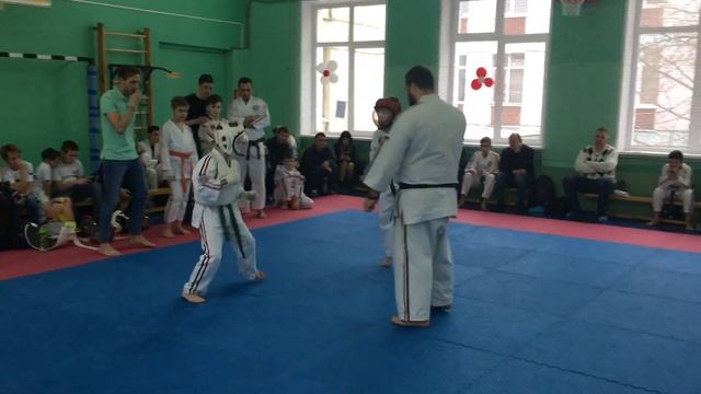 Кубок ЮВАО г. Москвы 27.01.2018 Петр Рыбас (красный шлем) 2 бой