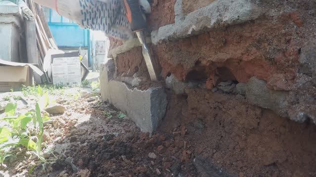 Рассыпающийся кирпич. Пробуем решить проблему штукатуркой!