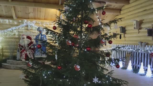 В «Малых Корелах» открылся дом Деда Мороза