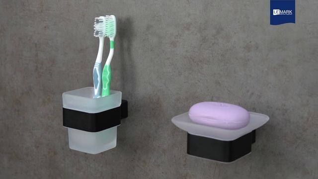 Стакан для зубных щёток Lemark SMOOTH LINE с держателем, чёрный матовый