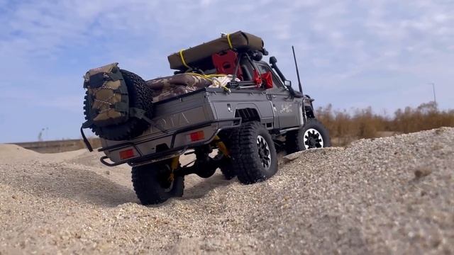 Радиоуправляемый автомобиль TOYOTA Land Cruiser 70LC70 Sand Off-Road Trail 4X4 TrailFinder 2