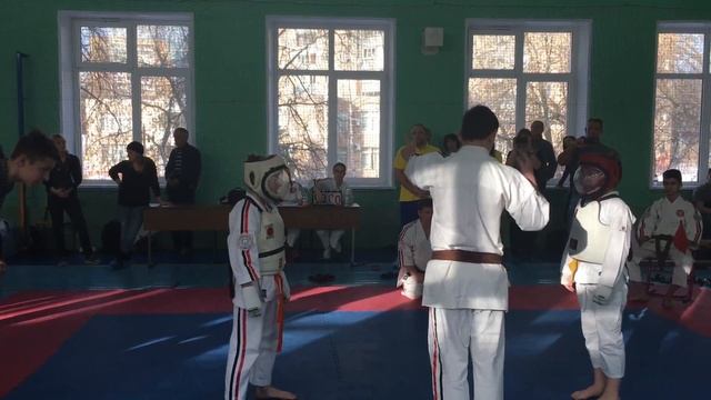 Открытый кубок ЮВАО г. Москвы 05.02.2017 Петр Рыбас (белый шлем) 1 бой