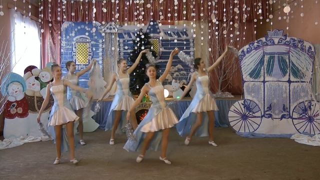 ТАНЦЕВАЛЬНЫЙ КОЛЛЕКТИВ-  -ФЛОРЕНС- ТПНЕЦ СНЕЖИНОК