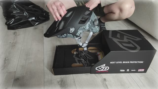 Велошлем 6D ATB-2T, из пакета. Октябрь 2023.