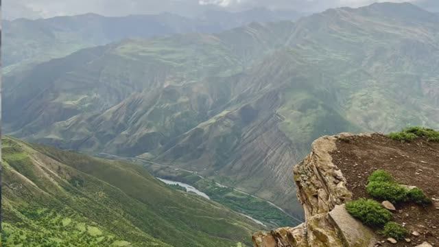 песня У подножья Неба