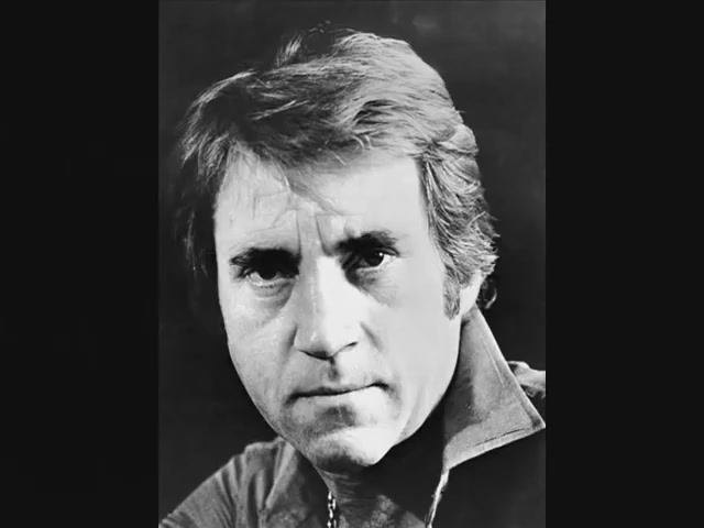 Владимир Высоцкий - "Он вчера не вернулся из боя"