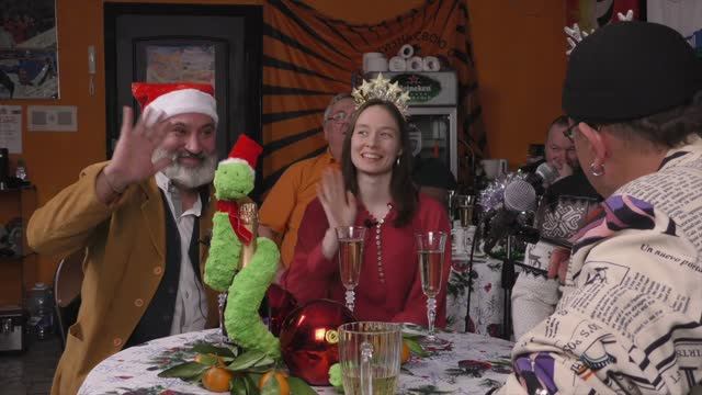 Новогодние шалости - 4