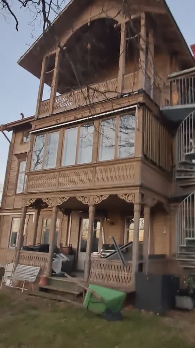 Красивый старый дом с приведениями в Швеции.