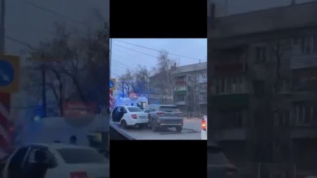 На Локомотивной столкнулись Шевроле и Калина. На место ДТП прибыли спецслужбы