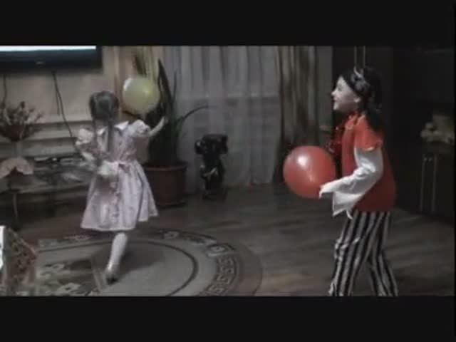 Наши 5-летние дети веселятся в Новый 2010 год #новогодние #развлечения #детивеселятся