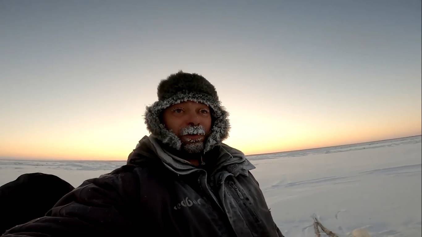 Рыбалка в морозный день. Чёрная дыра дала жару. 12-я серия. 05.12.2023