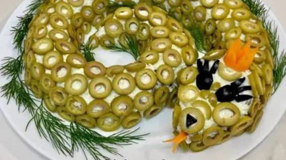 Салат "Змея 2025". Новогоднее меню