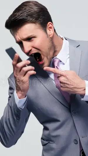 Алексей кричит на Афину голосовой помощник Сбербанка!)