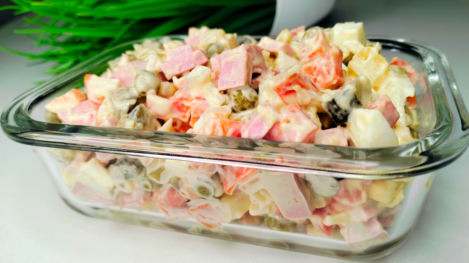 Самый популярный новогодний салат: рецепт оливье классический