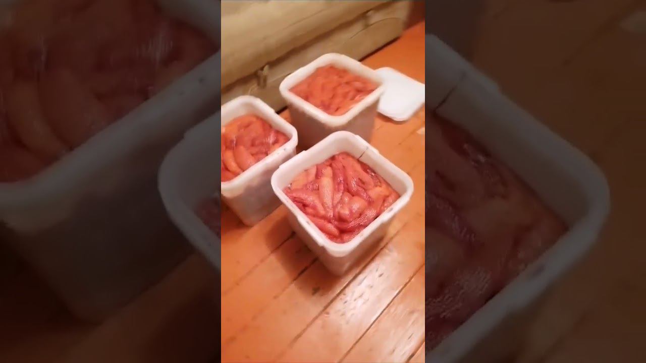 Икра кетовая .Глаза боятся, а руки делают.