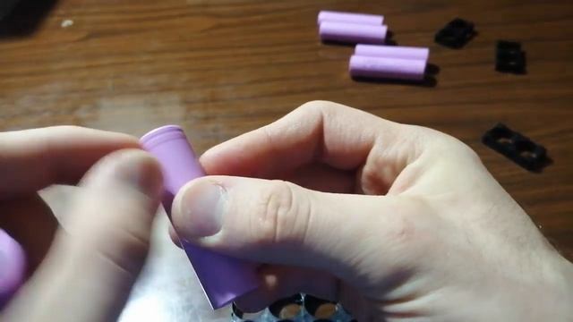 Держатель Холдер для аккумуляторов 18650 Li-Ion (Искусство строить)