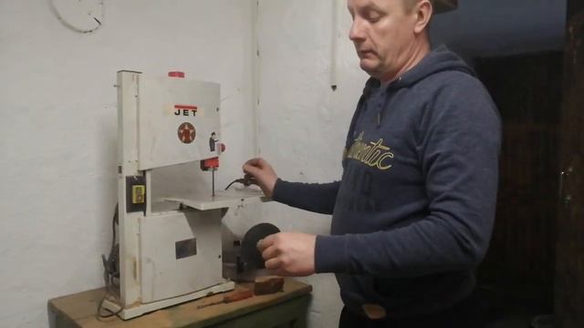 Ленточной пилы JET JWBS-9X(Режем блоки бриара)(Cutting briar blocks)