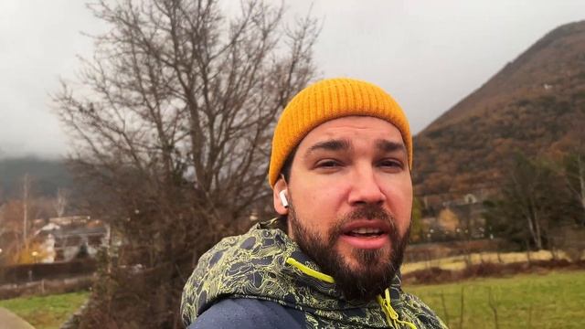 Biescas - городок в Пиренейских горах. Дневная прогулка.