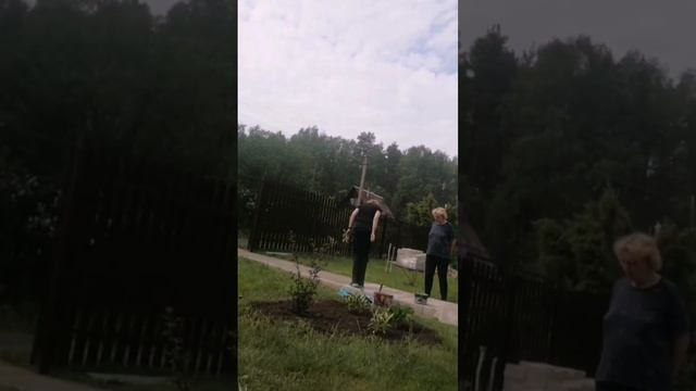 Как Диана плитку помогала укладывать... #дачасвоимируками