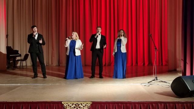 Мы - Великая Россия! - исполняет ансамбль "Диамант" Энгельс