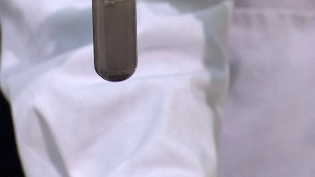 171. Взаимодействие кремния с раствором щелочи