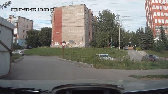 Велосипедисты и машины. Часть 04.