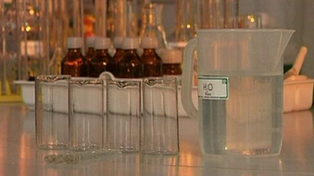 175. Растворение твердых веществ в воде